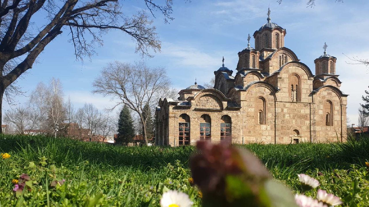 Манастир Грачаница: Распоред богослужења у дане празника - Ризница